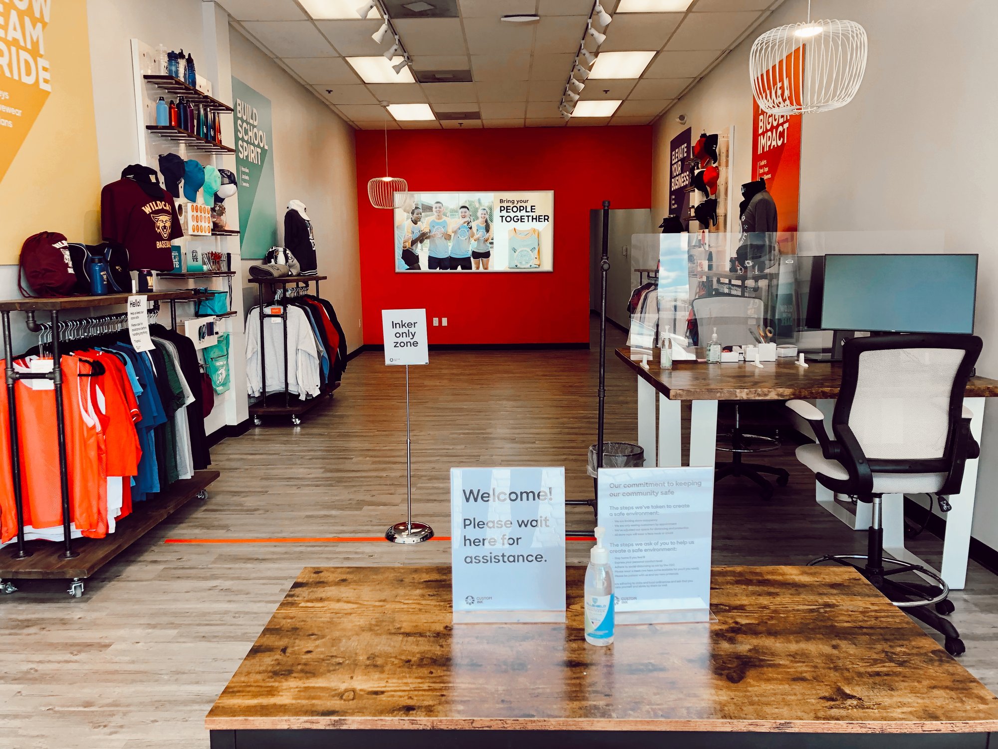 Custom Ink Opens Brick-and-Mortar at Regency's Festival at Woodholme