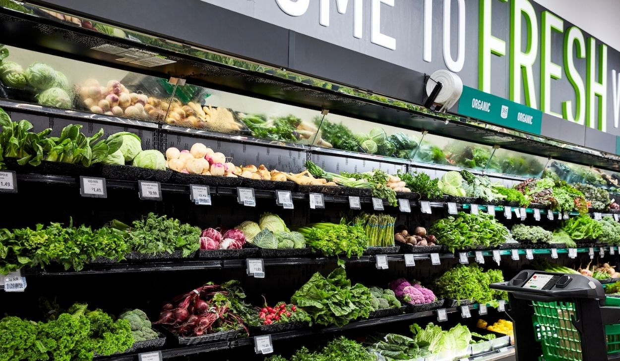 Amazon Fresh Opens at Regency's Festival at Manchester Lakes