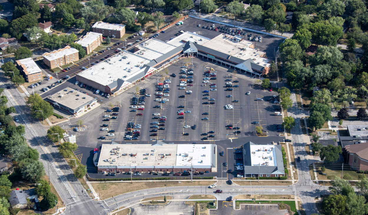 Regency Centers Acquires Naperville Plaza in Chicago, IL